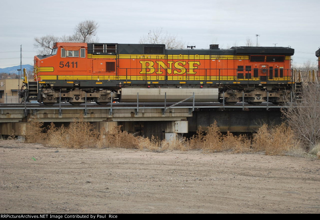 BNSF 5411